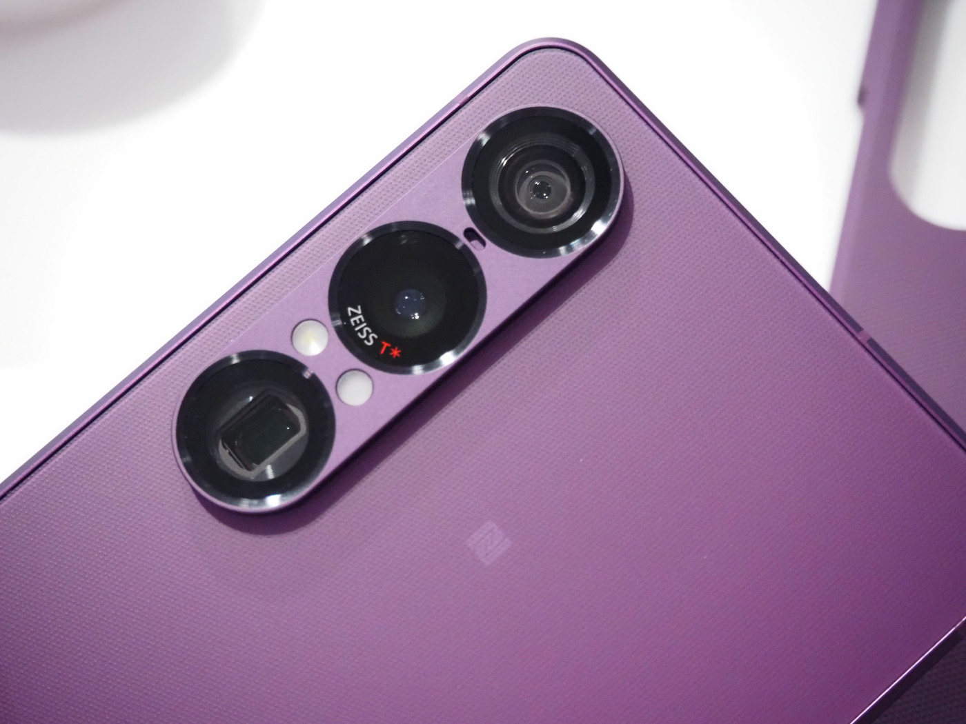 ソニーの新型2億画素カメラ「IMX09E」仕様判明、光学4倍ロスレスズーム対応の大型高性能センサーでSamsungとの競争激化へ | Buzzap！